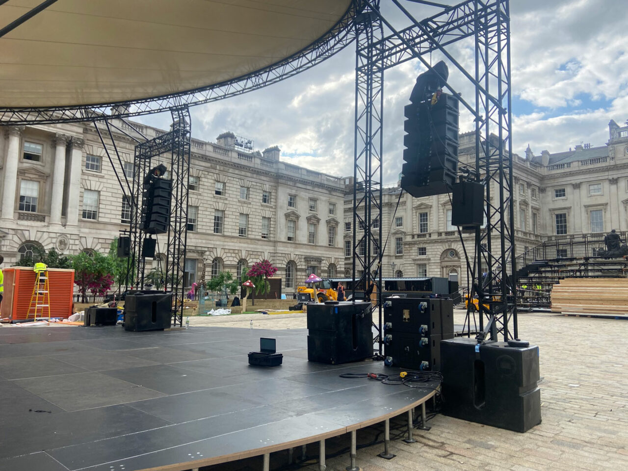 Show Works Ltd | Sound, AV & Data For Events